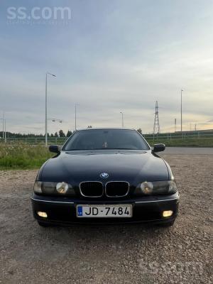 Blue BMW 530 2000 in Riga, with an engine capacity of 3.00 L and mileage of 285 thousand km for 2200 €, photo 3 on AUTOMOTO.COM.LV