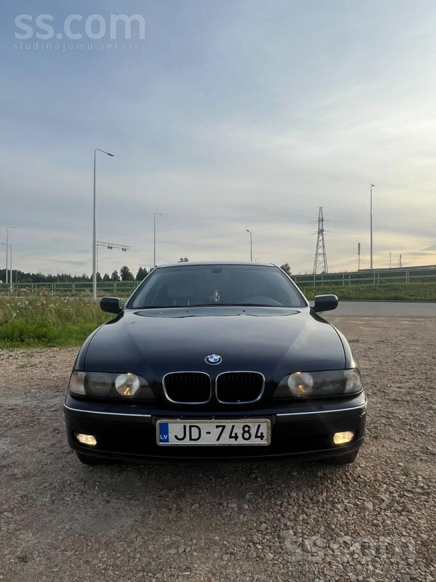 Blue BMW 530 2000 in Riga, with an engine capacity of 3.00 L and mileage of 285 thousand km for 2200 €, photo 3 on AUTOMOTO.COM.LV