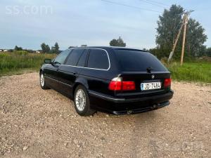 Blue BMW 530 2000 in Riga, with an engine capacity of 3.00 L and mileage of 285 thousand km for 2200 €, photo 5 on AUTOMOTO.COM.LV