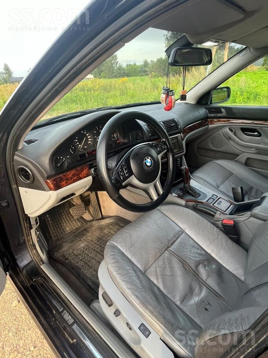 Blue BMW 530 2000 in Riga, with an engine capacity of 3.00 L and mileage of 285 thousand km for 2200 €, photo 7 on AUTOMOTO.COM.LV