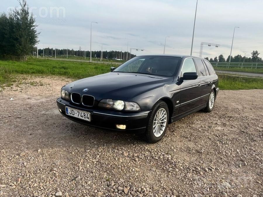Blue BMW 530 2000 in Riga, with an engine capacity of 3.00 L and mileage of 285 thousand km for 2200 €, photo 14 on AUTOMOTO.COM.LV