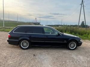 Blue BMW 530 2000 in Riga, with an engine capacity of 3.00 L and mileage of 285 thousand km for 2200 €, photo 16 on AUTOMOTO.COM.LV