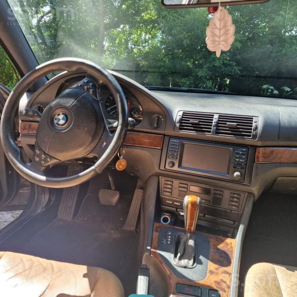 Blue BMW 530 2001 in Riga, with an engine capacity of 3.00 L and mileage of 435 thousand km for 1400 €, photo 4 on AUTOMOTO.COM.LV