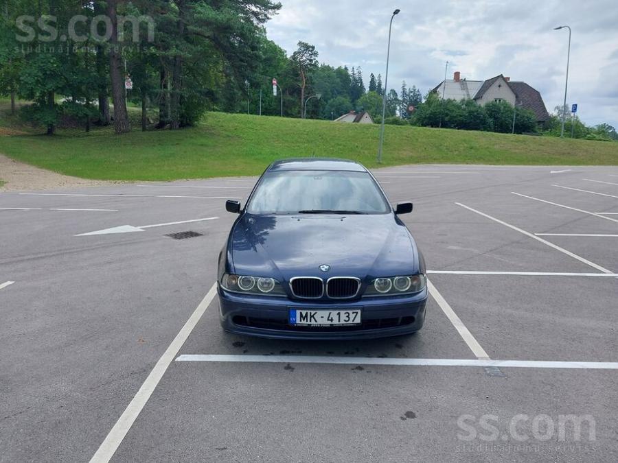 Blue BMW 530 2002 in Aluksne, with an engine capacity of 3.00 L and mileage of 0 thousand km for 1350 €, photo 4 on AUTOMOTO.COM.LV