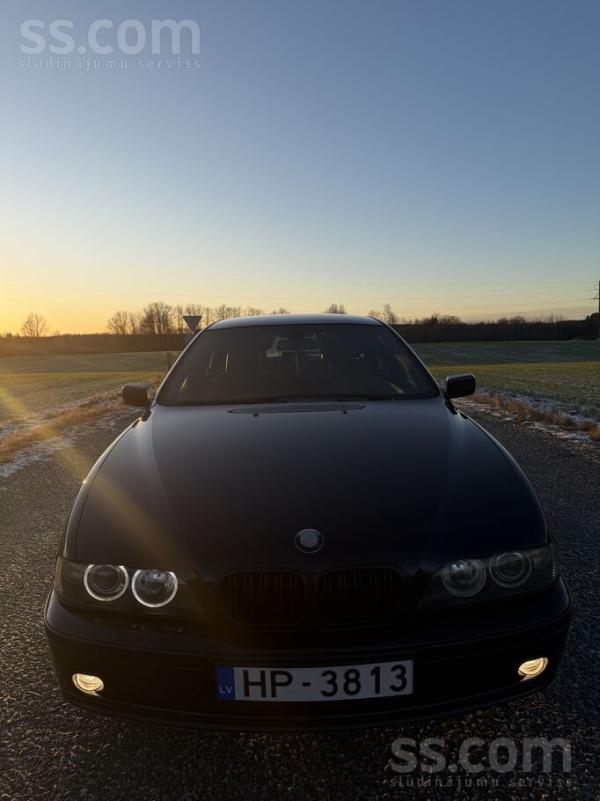 Blue BMW 530 2002 in Valmiera, with an engine capacity of 3.00 L and mileage of 433 thousand km for 2850 €, photo 1 on AUTOMOTO.COM.LV
