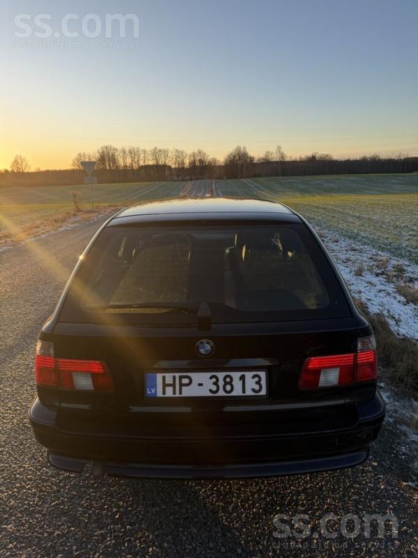 Blue BMW 530 2002 in Valmiera, with an engine capacity of 3.00 L and mileage of 433 thousand km for 2850 €, photo 2 on AUTOMOTO.COM.LV