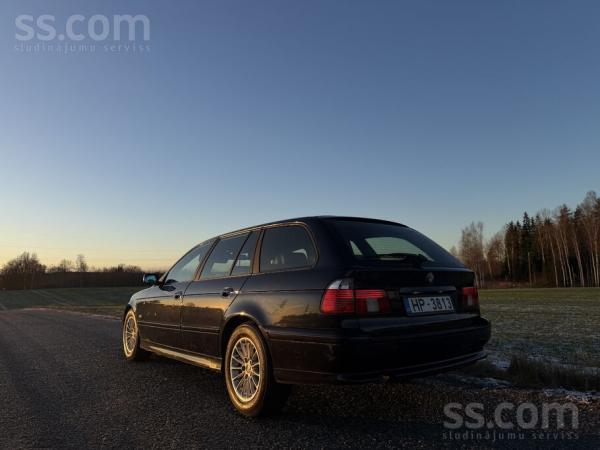 Blue BMW 530 2002 in Valmiera, with an engine capacity of 3.00 L and mileage of 433 thousand km for 2850 €, photo 4 on AUTOMOTO.COM.LV