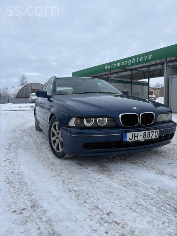 Zils BMW 530 2002 Ludza, ar dzinēja tilpumu 3.00 L un nobraukumu 439 tūkst. km par 1500 €, foto 1 vietnē AUTOMOTO.COM.LV