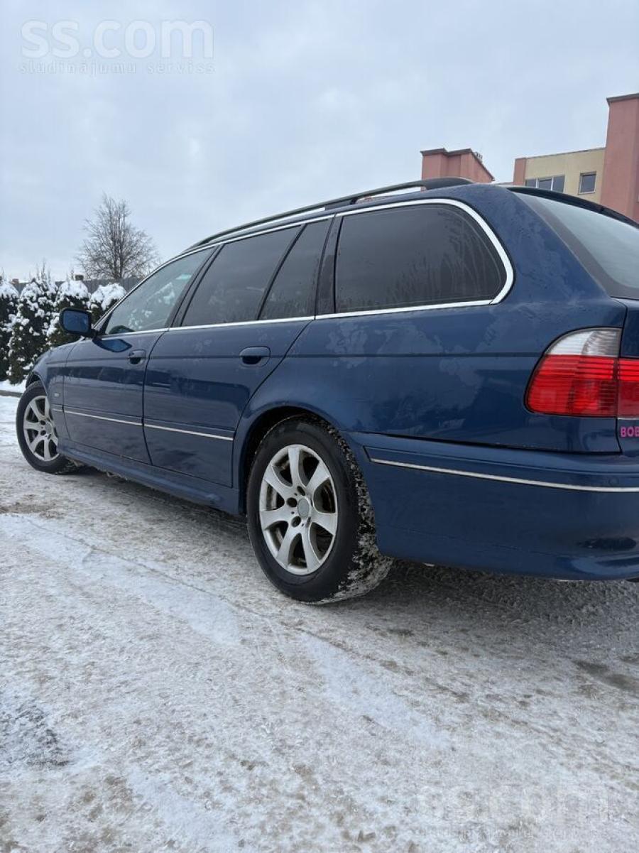 Blue BMW 530 2002 in Ludza, with an engine capacity of 3.00 L and mileage of 439 thousand km for 1500 €, photo 3 on AUTOMOTO.COM.LV