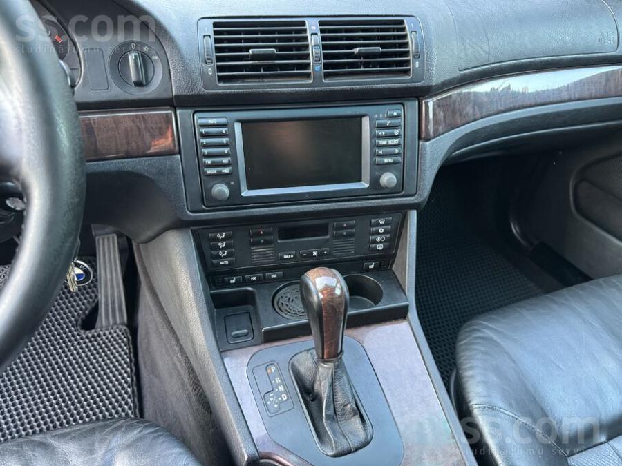 Zils BMW 530 2002 Jūrmala, ar dzinēja tilpumu 3.00 L un nobraukumu 553 tūkst. km par 3100 €, foto 12 vietnē AUTOMOTO.COM.LV