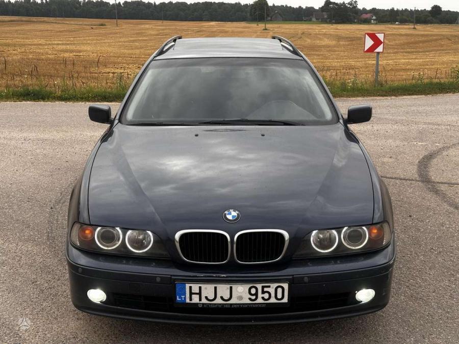 Blue BMW 530 2002 in Ukmerge, with an engine capacity of 3.00 L and mileage of 342 thousand km for 1400 €, photo 3 on AUTOMOTO.COM.LV