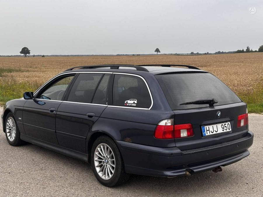 Blue BMW 530 2002 in Ukmerge, with an engine capacity of 3.00 L and mileage of 342 thousand km for 1400 €, photo 5 on AUTOMOTO.COM.LV