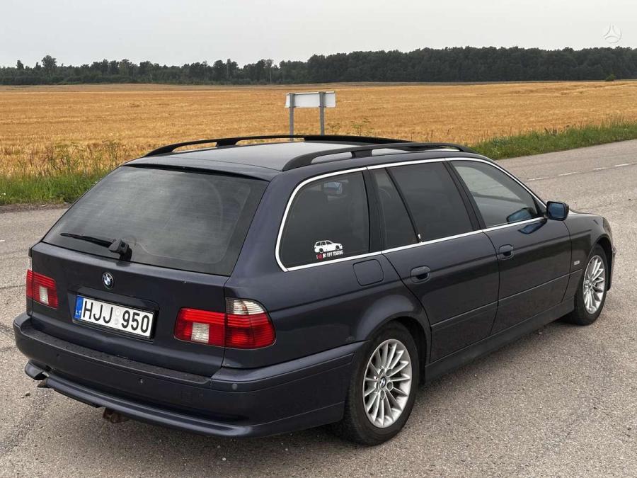 Blue BMW 530 2002 in Ukmerge, with an engine capacity of 3.00 L and mileage of 342 thousand km for 1400 €, photo 7 on AUTOMOTO.COM.LV