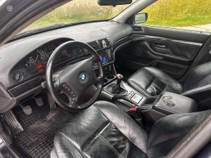 Blue BMW 530 2002 in Ukmerge, with an engine capacity of 3.00 L and mileage of 342 thousand km for 1400 €, photo 9 on AUTOMOTO.COM.LV