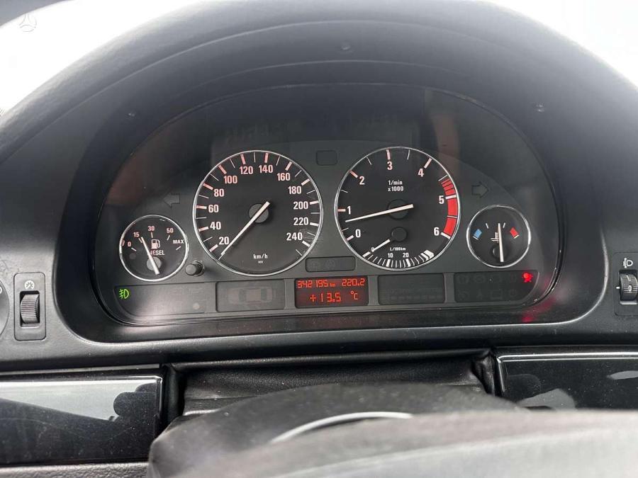Blue BMW 530 2002 in Ukmerge, with an engine capacity of 3.00 L and mileage of 342 thousand km for 1400 €, photo 16 on AUTOMOTO.COM.LV