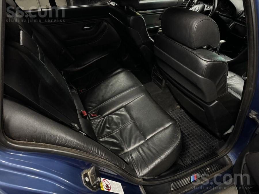 Blue BMW 530 2003 in Liepaja, with an engine capacity of 3.00 L and mileage of 334 thousand km for 2490 €, photo 9 on AUTOMOTO.COM.LV
