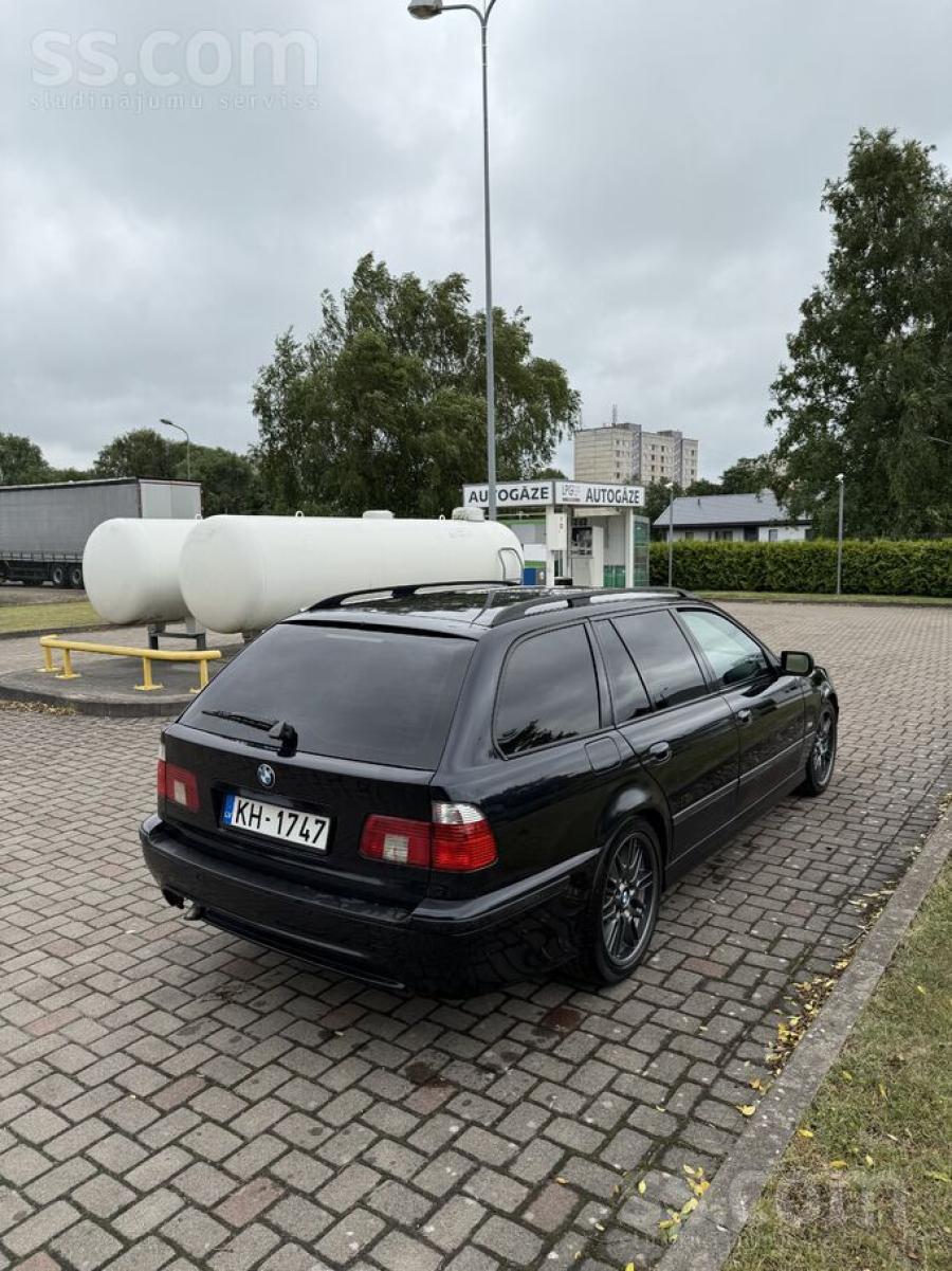 Zils BMW 530 2004 Liepāja, ar dzinēja tilpumu 3.00 L un nobraukumu 387 tūkst. km par 3100 €, foto 3 vietnē AUTOMOTO.COM.LV