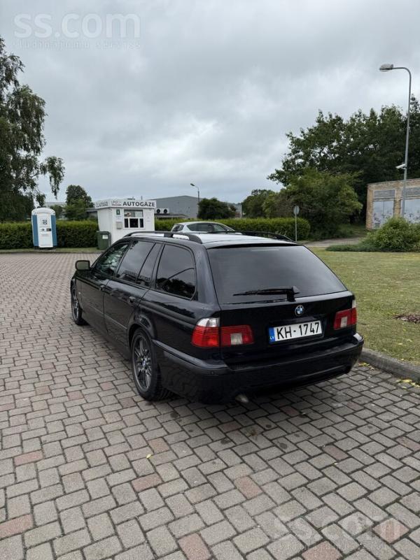 Zils BMW 530 2004 Liepāja, ar dzinēja tilpumu 3.00 L un nobraukumu 387 tūkst. km par 3100 €, foto 4 vietnē AUTOMOTO.COM.LV
