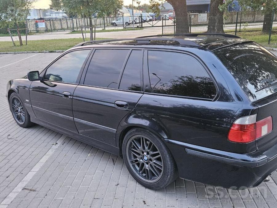 Blue BMW 530 2004 in Liepaja, with an engine capacity of 3.00 L and mileage of 387 thousand km for 3500 €, photo 6 on AUTOMOTO.COM.LV