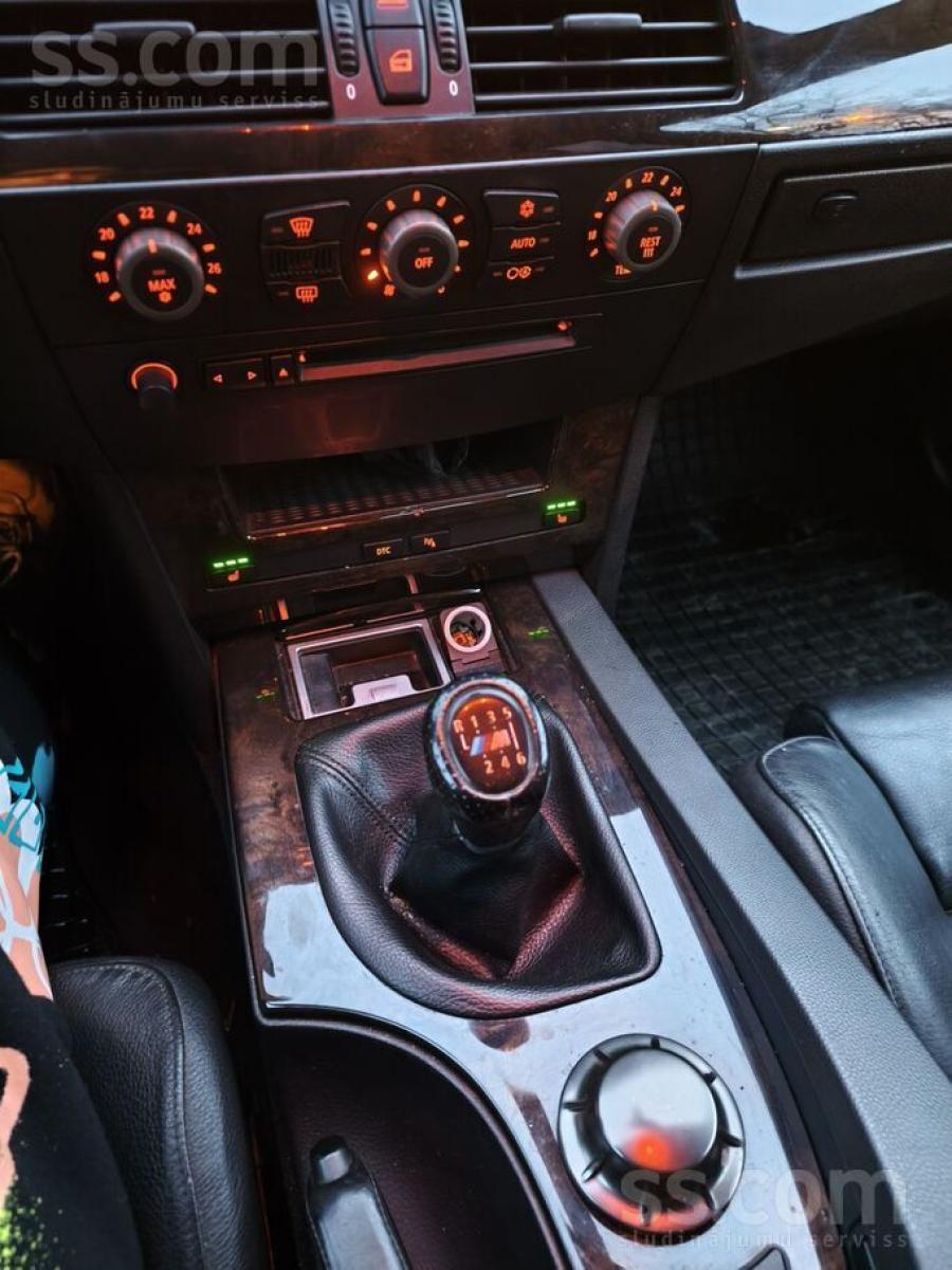 Blue BMW 530 2004 in Riga, with an engine capacity of 3.00 L and mileage of 435 thousand km for 3150 €, photo 16 on AUTOMOTO.COM.LV
