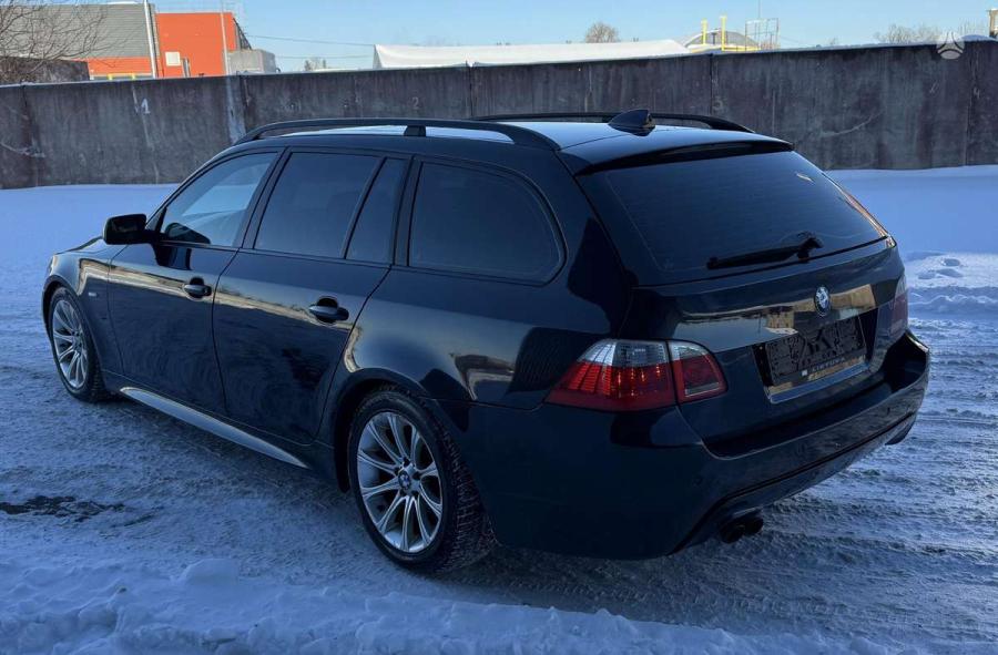 Blue BMW 530 2005 in Vilnius, with an engine capacity of 2.99 L and mileage of 379 thousand km for 4350 €, photo 5 on AUTOMOTO.COM.LV