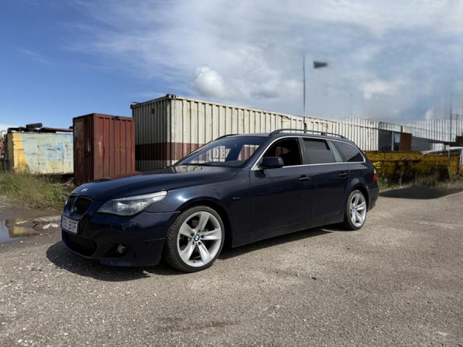 Zils BMW 530 2005 Tallina, ar dzinēja tilpumu 3.00 L un nobraukumu 297 tūkst. km par 2750 €, foto 10 vietnē AUTOMOTO.COM.LV