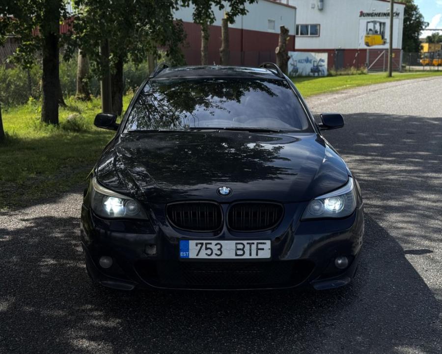 Zils BMW 530 2005 Tallina, ar dzinēja tilpumu 3.00 L un nobraukumu 297 tūkst. km par 2750 €, foto 16 vietnē AUTOMOTO.COM.LV