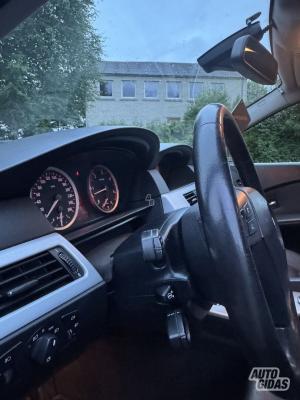 Blue BMW 530 2005 in Jonava, with an engine capacity of 3.00 L and mileage of 409 thousand km for 2700 €, photo 11 on AUTOMOTO.COM.LV