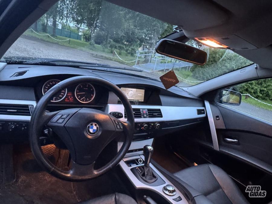 Blue BMW 530 2005 in Jonava, with an engine capacity of 3.00 L and mileage of 409 thousand km for 2700 €, photo 12 on AUTOMOTO.COM.LV