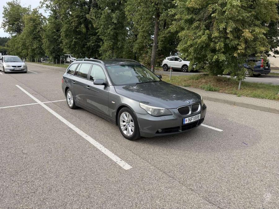 Blue BMW 530 2005 in Vilnius, with an engine capacity of 2.99 L and mileage of 298 thousand km for 3500 €, photo 1 on AUTOMOTO.COM.LV