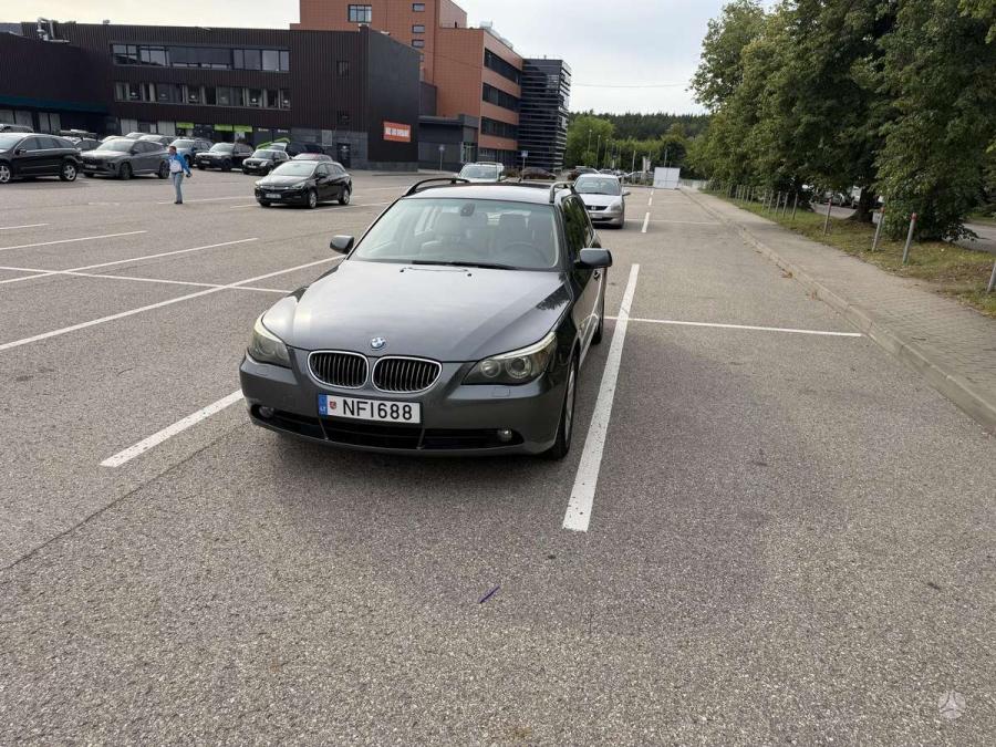 Blue BMW 530 2005 in Vilnius, with an engine capacity of 2.99 L and mileage of 298 thousand km for 3500 €, photo 3 on AUTOMOTO.COM.LV