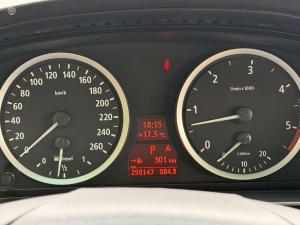Blue BMW 530 2005 in Vilnius, with an engine capacity of 2.99 L and mileage of 298 thousand km for 3500 €, photo 10 on AUTOMOTO.COM.LV