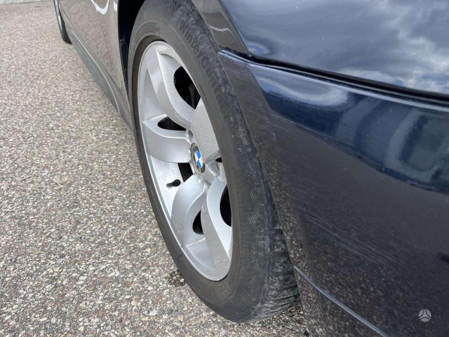 Blue BMW 530 2005 in Vilnius, with an engine capacity of 2.99 L and mileage of 430 thousand km for 3650 €, photo 16 on AUTOMOTO.COM.LV
