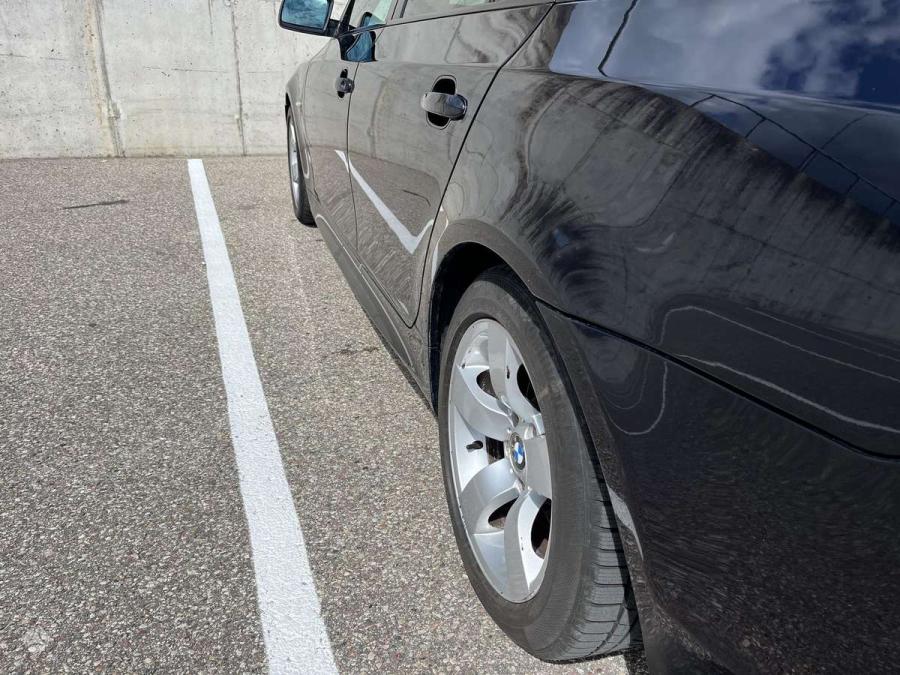 Blue BMW 530 2005 in Vilnius, with an engine capacity of 2.99 L and mileage of 430 thousand km for 3650 €, photo 19 on AUTOMOTO.COM.LV