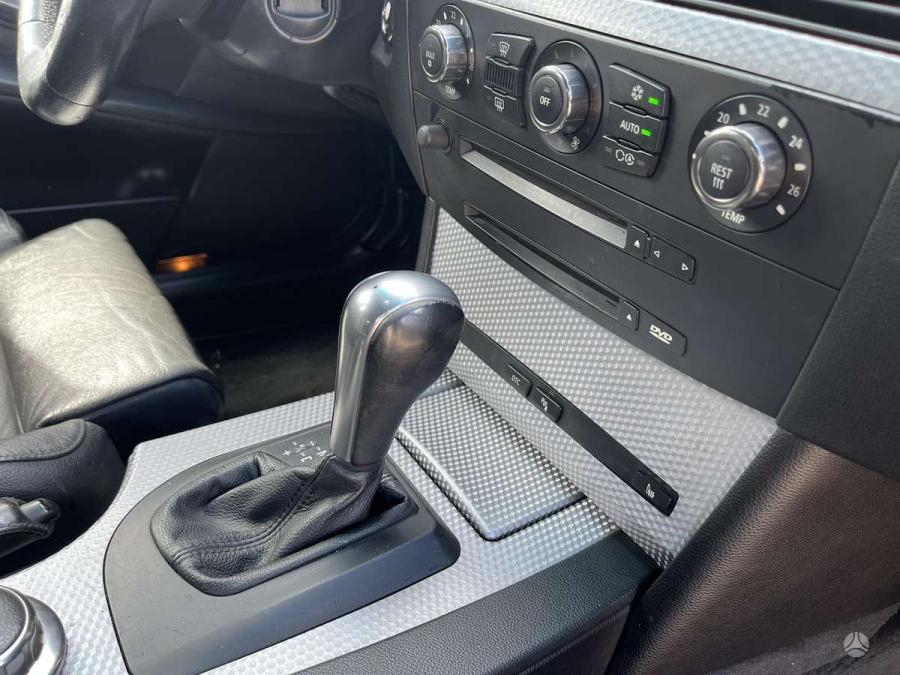 Blue BMW 530 2005 in Vilnius, with an engine capacity of 2.99 L and mileage of 430 thousand km for 3650 €, photo 37 on AUTOMOTO.COM.LV