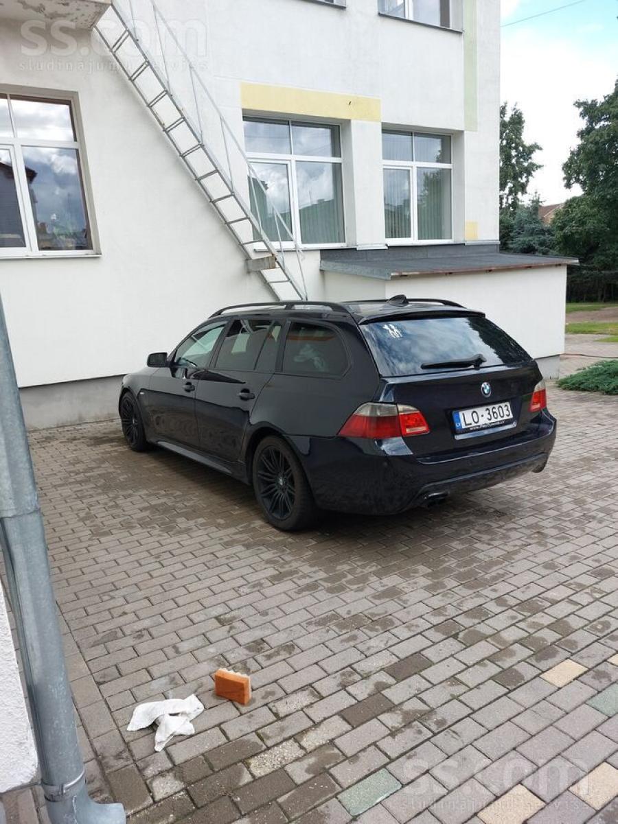 Zils BMW 530 2005 Rīga, ar dzinēja tilpumu 3.00 L un nobraukumu 382 tūkst. km par 4100 €, foto 3 vietnē AUTOMOTO.COM.LV