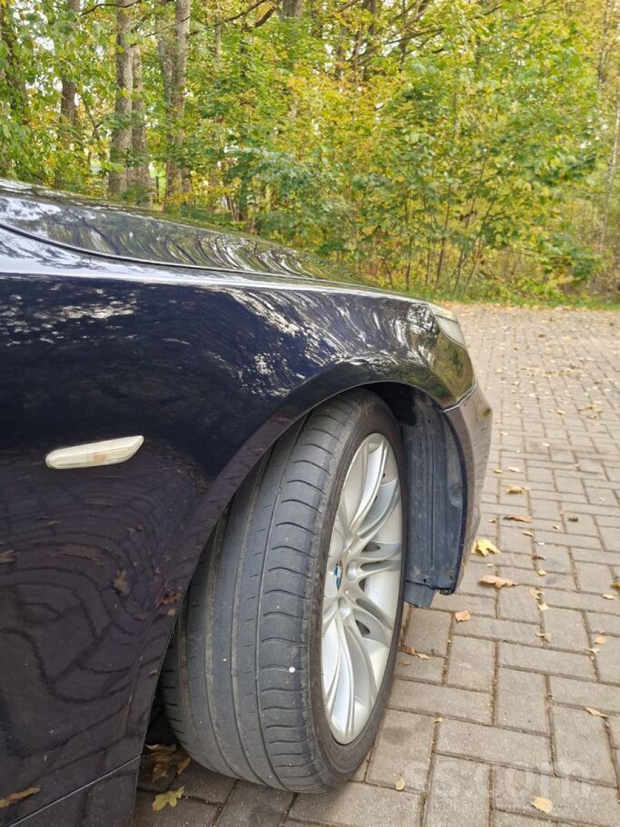 Blue BMW 530 2005 in Riga, with an engine capacity of 3.00 L and mileage of 0 thousand km for 3700 €, photo 12 on AUTOMOTO.COM.LV