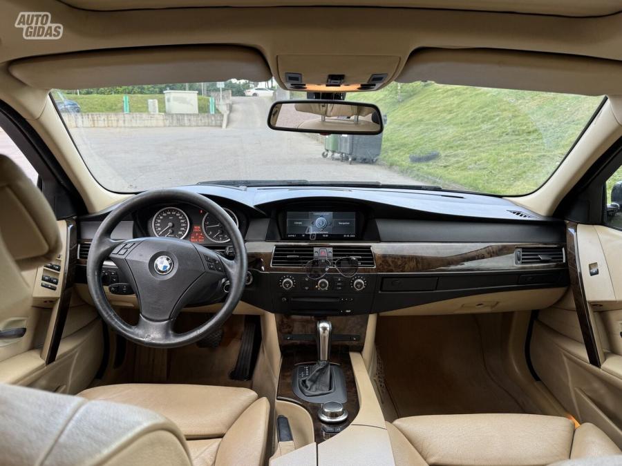 Blue BMW 530 2006 in Vilnius, with an engine capacity of 3.00 L and mileage of 348 thousand km for 3300 €, photo 9 on AUTOMOTO.COM.LV