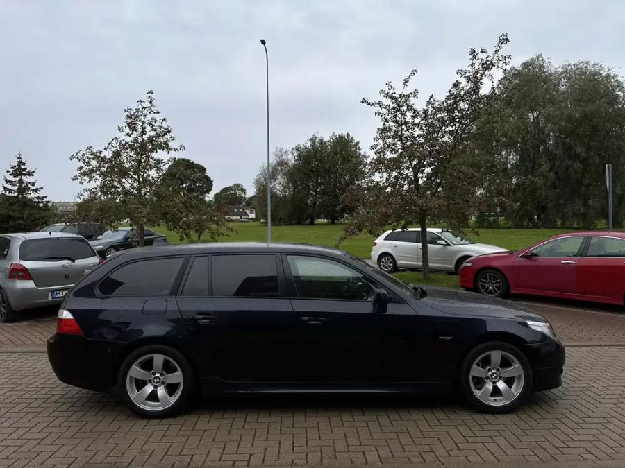 Zils BMW 530 2006 Rīga, ar dzinēja tilpumu 3.00 L un nobraukumu 281 tūkst. km par 3990 €, foto 5 vietnē AUTOMOTO.COM.LV