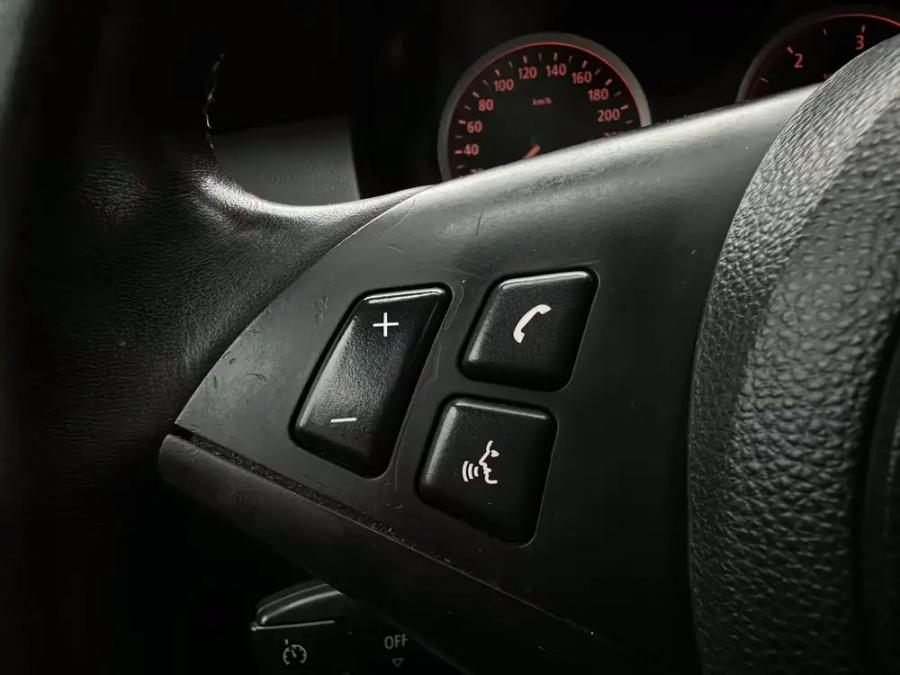Zils BMW 530 2006 Rīga, ar dzinēja tilpumu 3.00 L un nobraukumu 281 tūkst. km par 3990 €, foto 25 vietnē AUTOMOTO.COM.LV
