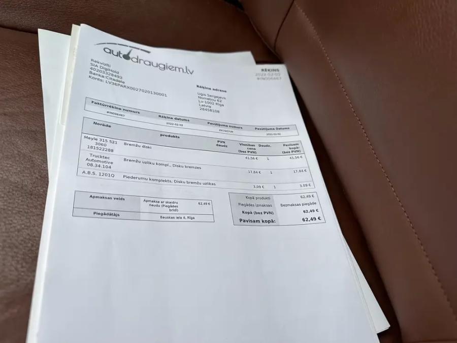 Zils BMW 530 2006 Rīga, ar dzinēja tilpumu 3.00 L un nobraukumu 281 tūkst. km par 3990 €, foto 47 vietnē AUTOMOTO.COM.LV