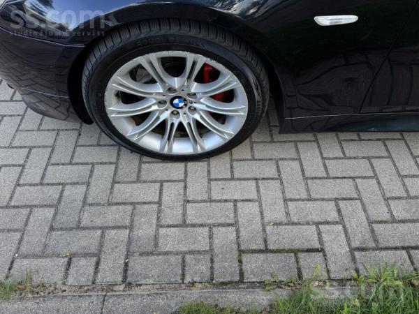 Zils BMW 530 2006 Rīga, ar dzinēja tilpumu 3.00 L un nobraukumu 392 tūkst. km par 4290 €, foto 5 vietnē AUTOMOTO.COM.LV