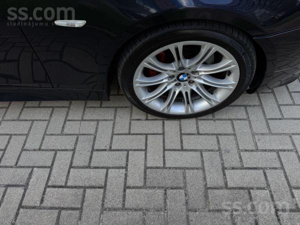 Zils BMW 530 2006 Rīga, ar dzinēja tilpumu 3.00 L un nobraukumu 392 tūkst. km par 4290 €, foto 6 vietnē AUTOMOTO.COM.LV