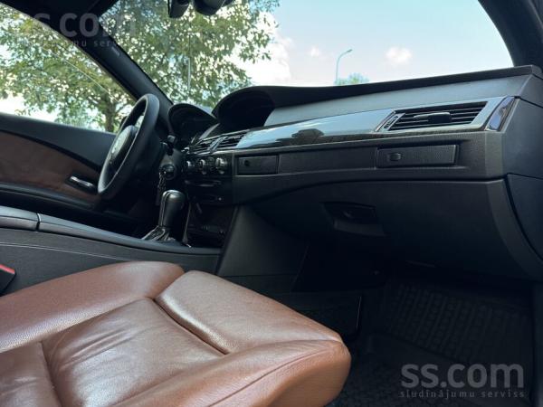 Zils BMW 530 2006 Rīga, ar dzinēja tilpumu 3.00 L un nobraukumu 392 tūkst. km par 4290 €, foto 9 vietnē AUTOMOTO.COM.LV