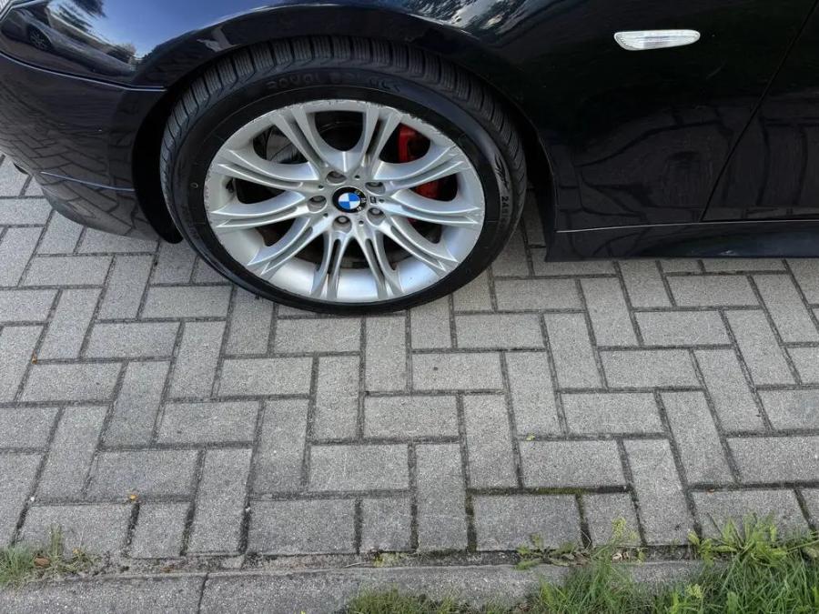 Zils BMW 530 2006 Rīga, ar dzinēja tilpumu 3.00 L un nobraukumu 392 tūkst. km par 5290 €, foto 6 vietnē AUTOMOTO.COM.LV