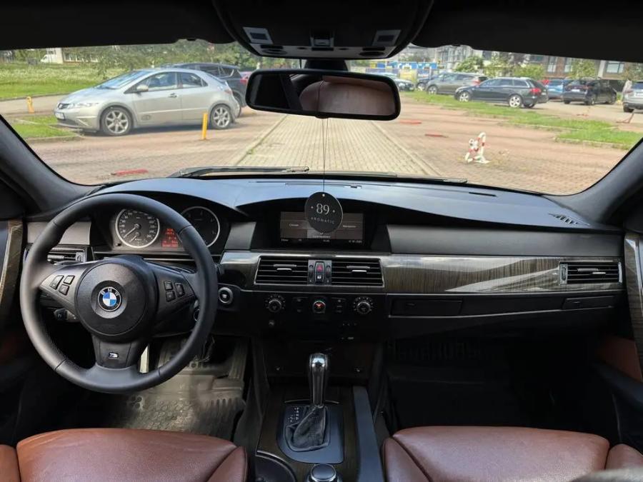 Zils BMW 530 2006 Rīga, ar dzinēja tilpumu 3.00 L un nobraukumu 392 tūkst. km par 5290 €, foto 8 vietnē AUTOMOTO.COM.LV