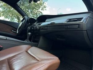 Zils BMW 530 2006 Rīga, ar dzinēja tilpumu 3.00 L un nobraukumu 392 tūkst. km par 5290 €, foto 10 vietnē AUTOMOTO.COM.LV