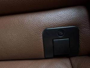 Zils BMW 530 2006 Rīga, ar dzinēja tilpumu 3.00 L un nobraukumu 392 tūkst. km par 5290 €, foto 13 vietnē AUTOMOTO.COM.LV