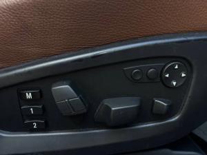 Zils BMW 530 2006 Rīga, ar dzinēja tilpumu 3.00 L un nobraukumu 392 tūkst. km par 5290 €, foto 14 vietnē AUTOMOTO.COM.LV