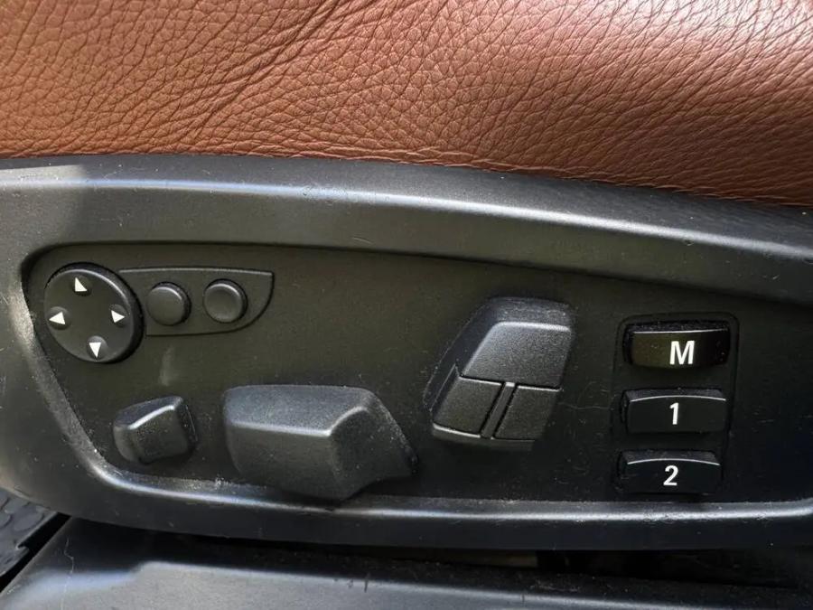 Zils BMW 530 2006 Rīga, ar dzinēja tilpumu 3.00 L un nobraukumu 392 tūkst. km par 5290 €, foto 15 vietnē AUTOMOTO.COM.LV